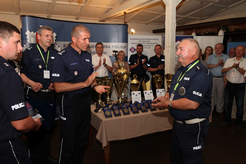 Asp. sztab. Adam Rakowski wyróżniony - Aktualności - KPP Gniezno